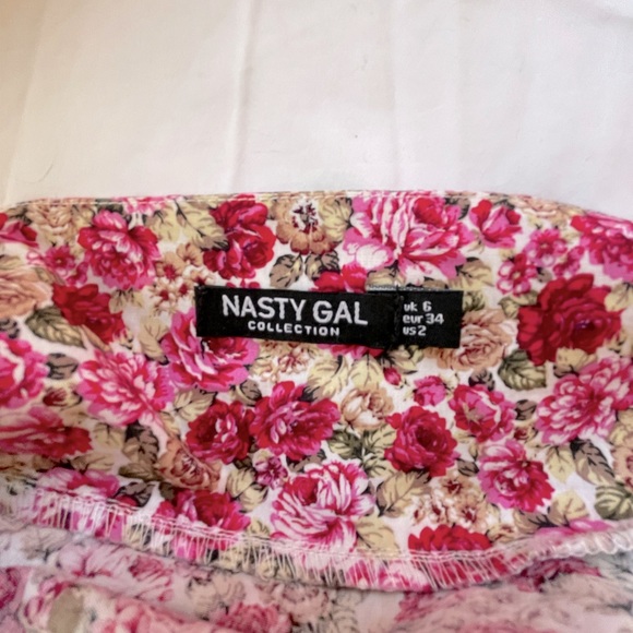 Nasty Gal | Dresses | Nasty Gal Floral Puff Sleeve Ruched Dress | Poshmark